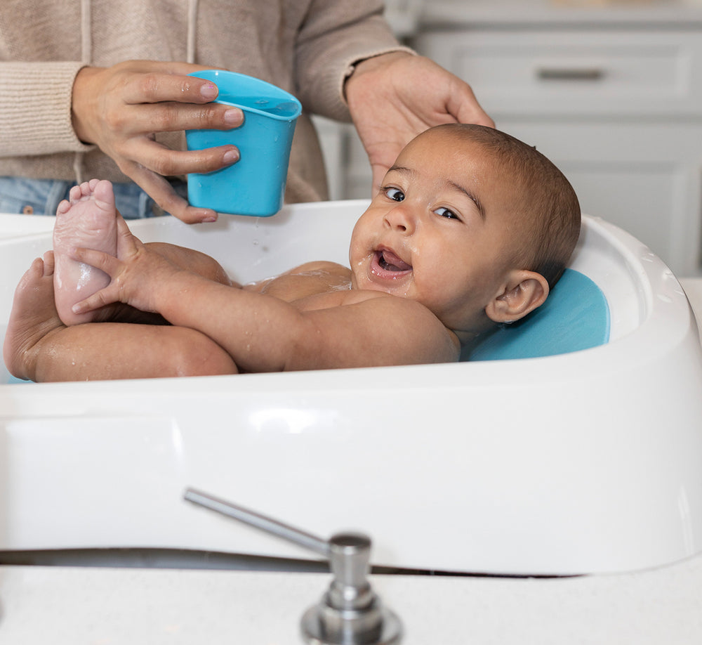 cleanwater™ Baby Bathtub That Grows With Your Baby | 4moms® - 4moms.com